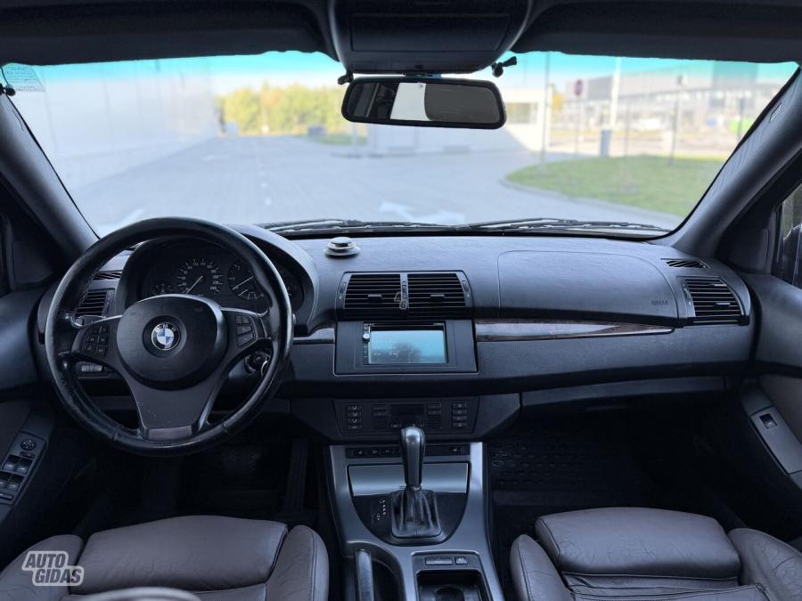 Melns BMW X5 2005 Viļņa, ar dzinēja tilpumu 3.00 L un nobraukumu 340 tūkst. km par 4700 €, foto 18 vietnē AUTOMOTO.COM.LV