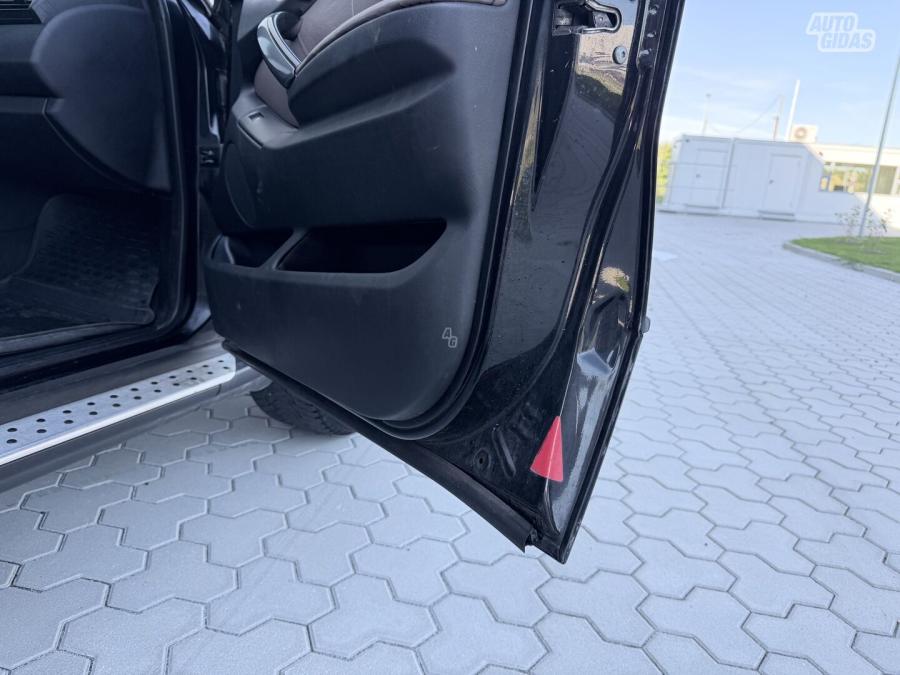 Melns BMW X5 2005 Viļņa, ar dzinēja tilpumu 3.00 L un nobraukumu 340 tūkst. km par 4700 €, foto 23 vietnē AUTOMOTO.COM.LV