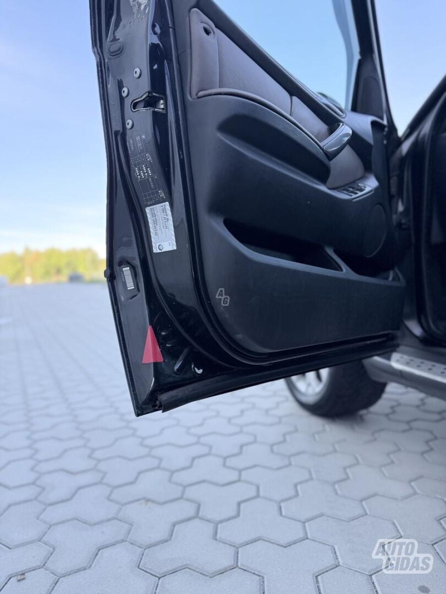 Melns BMW X5 2005 Viļņa, ar dzinēja tilpumu 3.00 L un nobraukumu 340 tūkst. km par 4700 €, foto 25 vietnē AUTOMOTO.COM.LV