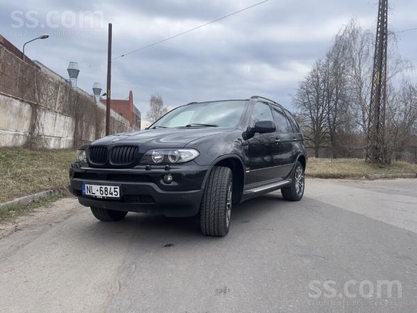 Black BMW X5 2006 in Riga, with an engine capacity of 3.00 L and mileage of 287 thousand km for 5500 €, photo 1 on AUTOMOTO.COM.LV