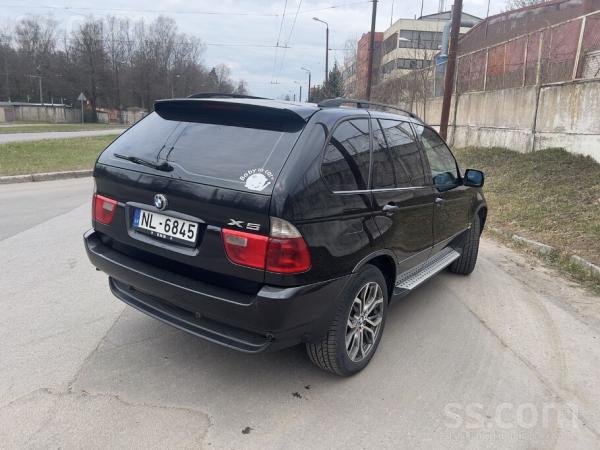 Black BMW X5 2006 in Riga, with an engine capacity of 3.00 L and mileage of 287 thousand km for 5500 €, photo 3 on AUTOMOTO.COM.LV