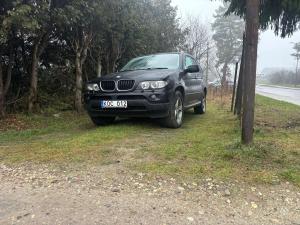 Black BMW X5 2006 in Vilnius, with an engine capacity of 3.00 L and mileage of 354 thousand km for 6000 €, photo 8 on AUTOMOTO.COM.LV