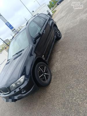 Melns BMW X5 2006 Alīta, ar dzinēja tilpumu 3.00 L un nobraukumu 351 tūkst. km par 6750 €, foto 6 vietnē AUTOMOTO.COM.LV