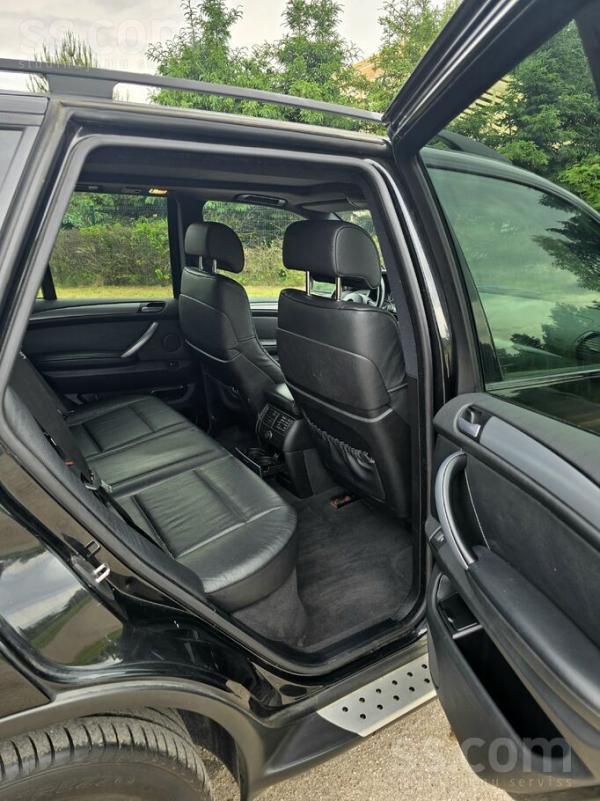 Black BMW X5 2006 in Jelgava, with an engine capacity of 3.00 L and mileage of 187 thousand km for 6900 €, photo 9 on AUTOMOTO.COM.LV