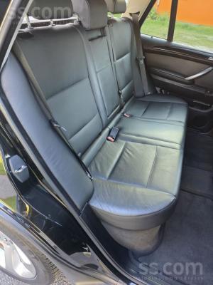 Melns BMW X5 2006 Daugavpils, ar dzinēja tilpumu 3.00 L un nobraukumu 174 tūkst. km par 10300 €, foto 14 vietnē AUTOMOTO.COM.LV