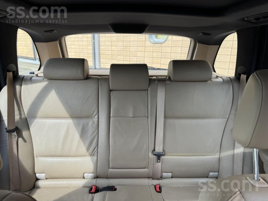 Black BMW X5 2006 in Riga, with an engine capacity of 3.00 L and mileage of 347 thousand km for 4100 €, photo 16 on AUTOMOTO.COM.LV