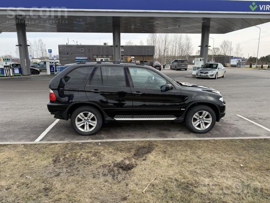 Black BMW X5 2006 in Riga, with an engine capacity of 3.00 L and mileage of 300 thousand km for 6990 €, photo 4 on AUTOMOTO.COM.LV