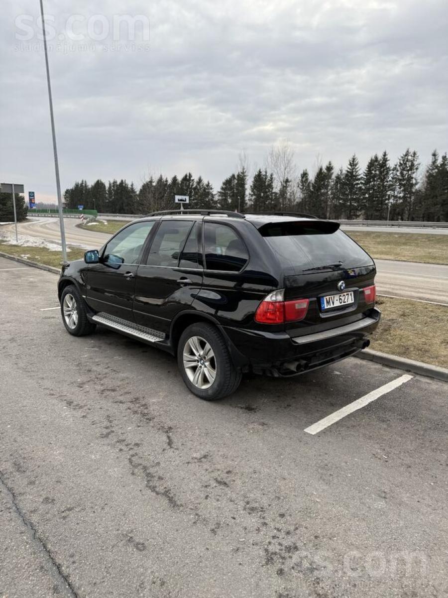 Black BMW X5 2006 in Riga, with an engine capacity of 3.00 L and mileage of 300 thousand km for 6990 €, photo 6 on AUTOMOTO.COM.LV