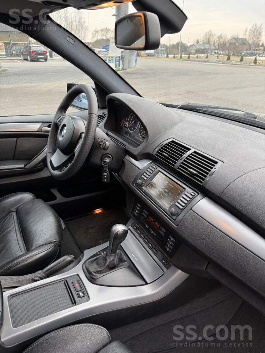 Black BMW X5 2006 in Riga, with an engine capacity of 3.00 L and mileage of 300 thousand km for 6990 €, photo 10 on AUTOMOTO.COM.LV