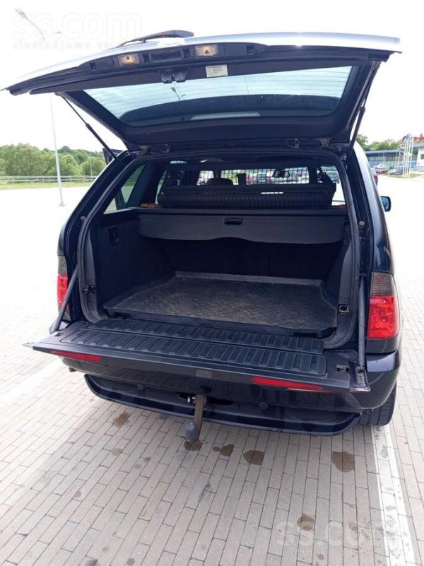 Black BMW X5 2006 in Rezekne, with an engine capacity of 3.00 L and mileage of 384 thousand km for 6700 €, photo 3 on AUTOMOTO.COM.LV