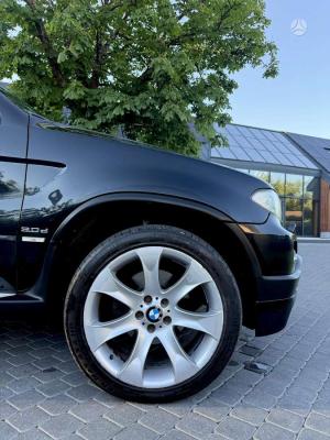 Melns BMW X5 2006 Viļņa, ar dzinēja tilpumu 3.00 L un nobraukumu 317 tūkst. km par 4900 €, foto 15 vietnē AUTOMOTO.COM.LV
