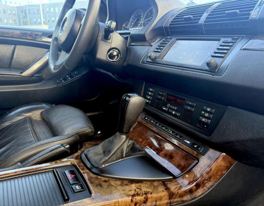 Melns BMW X5 2006 Viļņa, ar dzinēja tilpumu 3.00 L un nobraukumu 289 tūkst. km par 6600 €, foto 15 vietnē AUTOMOTO.COM.LV