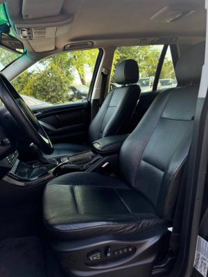 Melns BMW X5 2006 Rīga, ar dzinēja tilpumu 3.00 L un nobraukumu 173 tūkst. km par 9990 €, foto 12 vietnē AUTOMOTO.COM.LV