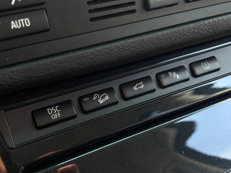 Melns BMW X5 2006 Rīga, ar dzinēja tilpumu 3.00 L un nobraukumu 173 tūkst. km par 9990 €, foto 23 vietnē AUTOMOTO.COM.LV