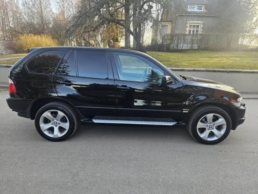 Black BMW X5 2006 in Jekabpils, with an engine capacity of 3.00 L and mileage of 331 thousand km for 4790 €, photo 6 on AUTOMOTO.COM.LV