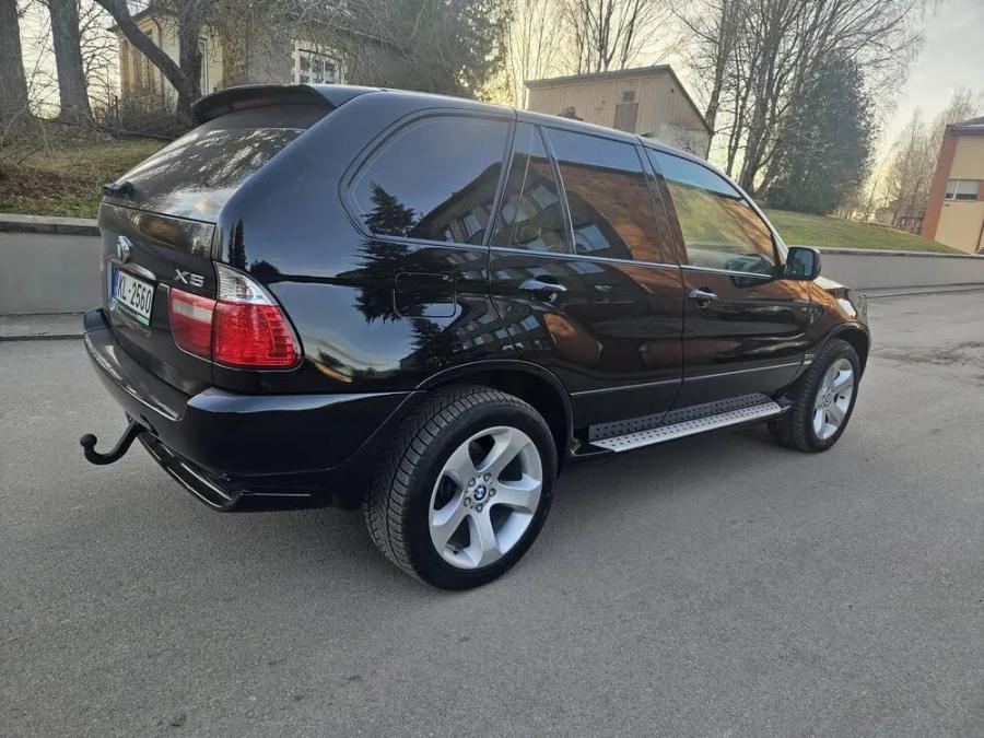Black BMW X5 2006 in Jekabpils, with an engine capacity of 3.00 L and mileage of 331 thousand km for 4790 €, photo 7 on AUTOMOTO.COM.LV