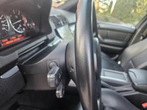 Black BMW X5 2006 in Jekabpils, with an engine capacity of 3.00 L and mileage of 331 thousand km for 4790 €, photo 16 on AUTOMOTO.COM.LV