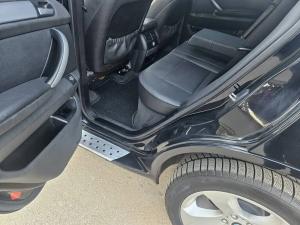 Black BMW X5 2006 in Jekabpils, with an engine capacity of 3.00 L and mileage of 331 thousand km for 4790 €, photo 18 on AUTOMOTO.COM.LV
