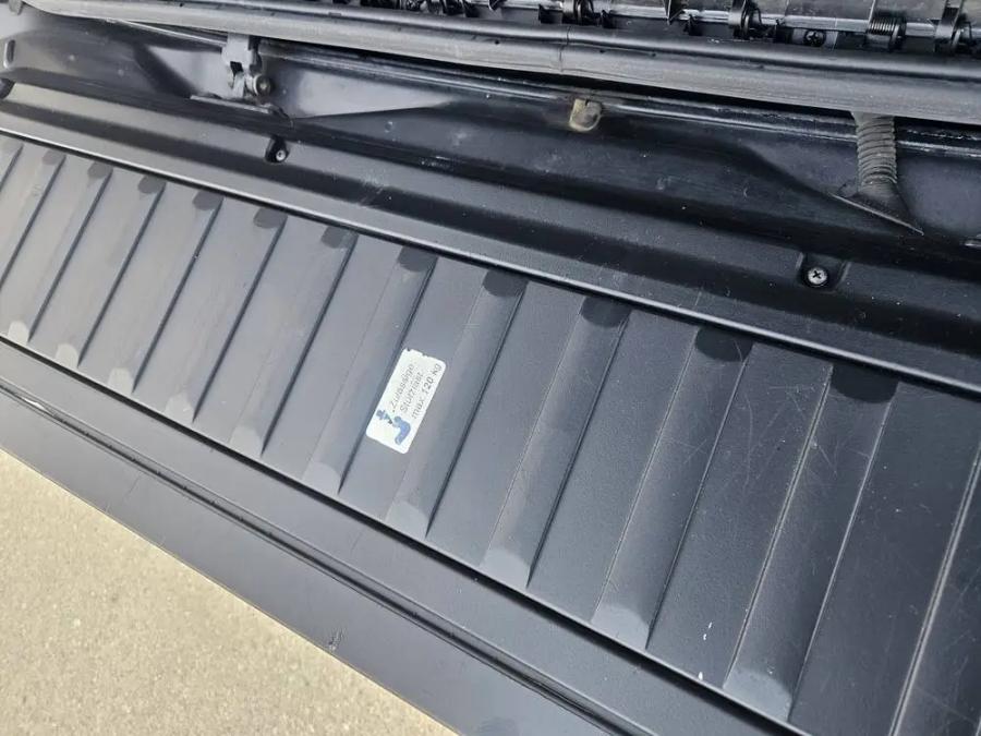 Black BMW X5 2006 in Jekabpils, with an engine capacity of 3.00 L and mileage of 331 thousand km for 4790 €, photo 21 on AUTOMOTO.COM.LV