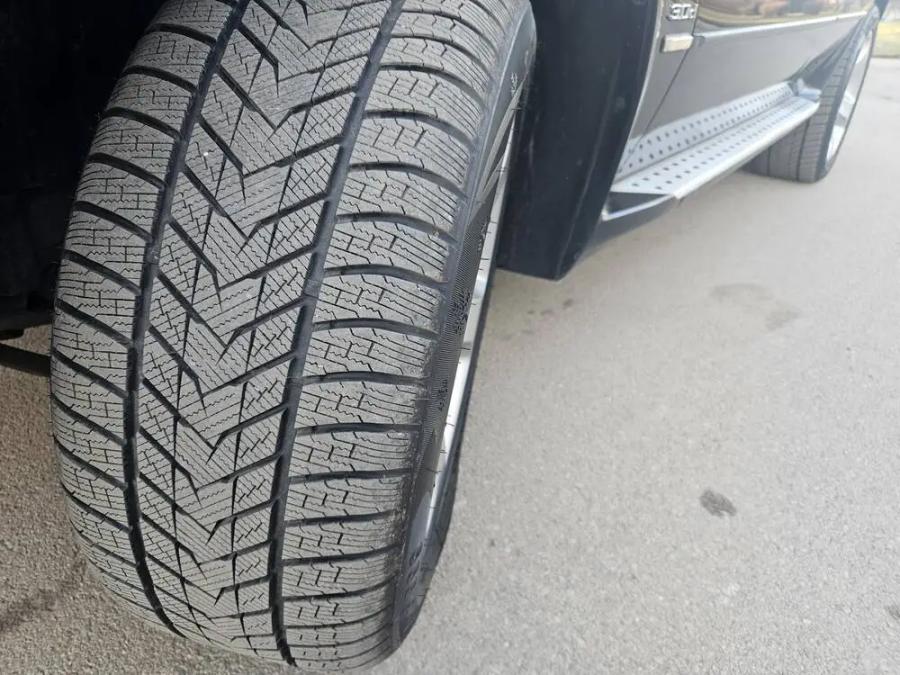 Black BMW X5 2006 in Jekabpils, with an engine capacity of 3.00 L and mileage of 331 thousand km for 4790 €, photo 28 on AUTOMOTO.COM.LV