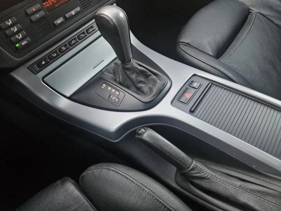 Black BMW X5 2006 in Jekabpils, with an engine capacity of 3.00 L and mileage of 331 thousand km for 4790 €, photo 31 on AUTOMOTO.COM.LV