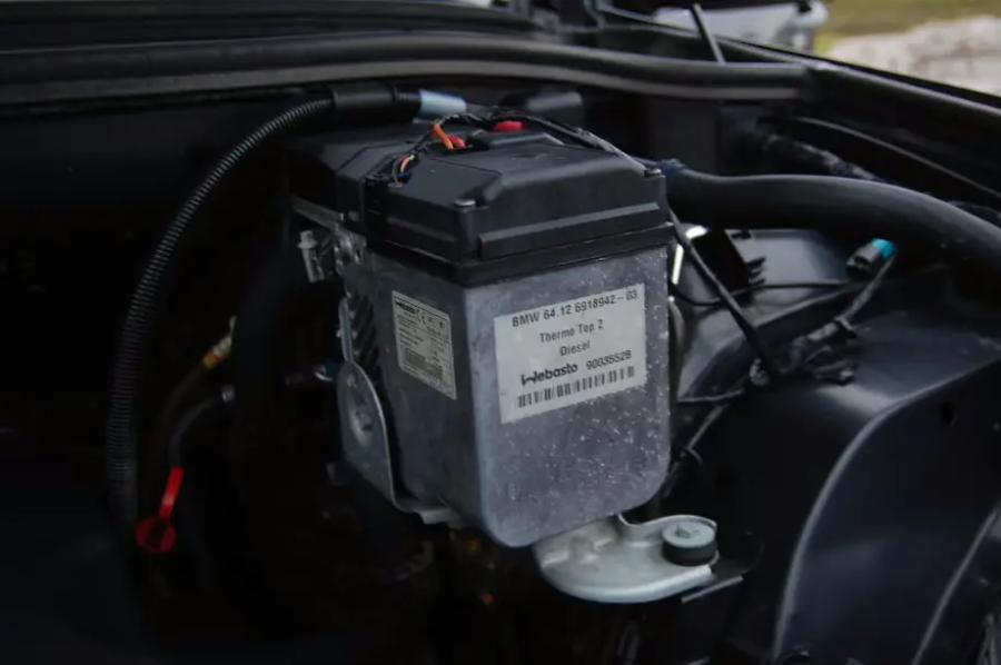 Melns BMW X5 2006 Jēkabpils, ar dzinēja tilpumu 3.00 L un nobraukumu 309 tūkst. km par 6499 €, foto 18 vietnē AUTOMOTO.COM.LV