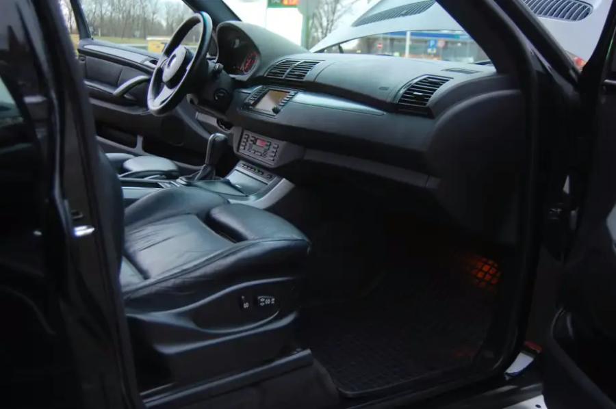 Melns BMW X5 2006 Jēkabpils, ar dzinēja tilpumu 3.00 L un nobraukumu 309 tūkst. km par 6499 €, foto 19 vietnē AUTOMOTO.COM.LV