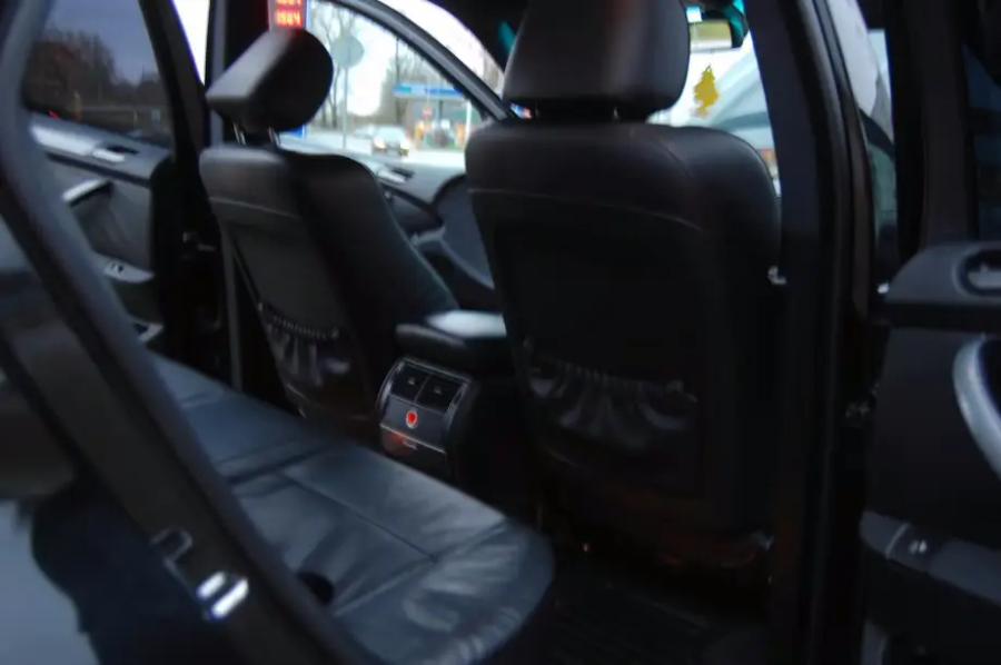 Melns BMW X5 2006 Jēkabpils, ar dzinēja tilpumu 3.00 L un nobraukumu 309 tūkst. km par 6499 €, foto 20 vietnē AUTOMOTO.COM.LV