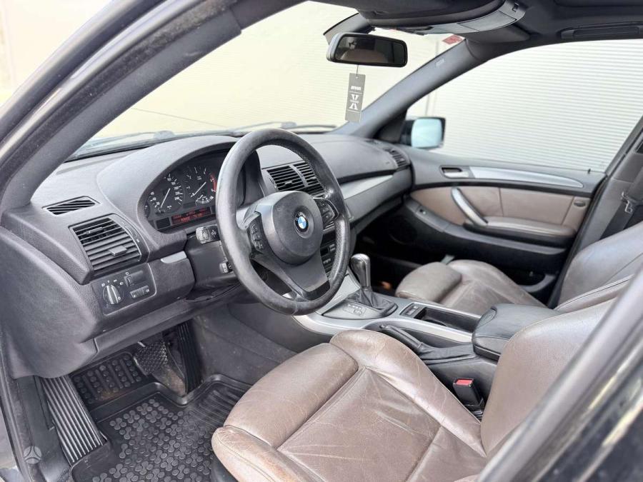 Black BMW X5 2006 in Vilnius, with an engine capacity of 2.99 L and mileage of 315 thousand km for 4300 €, photo 9 on AUTOMOTO.COM.LV