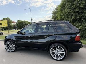 Melns BMW X5 2006 Kauņa, ar dzinēja tilpumu 2.99 L un nobraukumu 375 tūkst. km par 5700 €, foto  vietnē AUTOMOTO.COM.LV