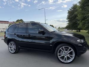 Black BMW X5 2006 in Kaunas, with an engine capacity of 2.99 L and mileage of 375 thousand km for 5700 €, photo 3 on AUTOMOTO.COM.LV