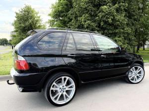 Black BMW X5 2006 in Kaunas, with an engine capacity of 2.99 L and mileage of 375 thousand km for 5700 €, photo 4 on AUTOMOTO.COM.LV