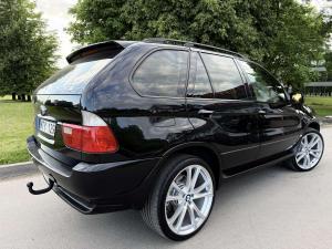 Black BMW X5 2006 in Kaunas, with an engine capacity of 2.99 L and mileage of 375 thousand km for 5700 €, photo 22 on AUTOMOTO.COM.LV