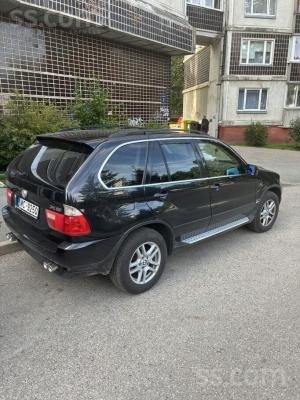 Black BMW X5 2006 in Riga, with an engine capacity of 3.00 L and mileage of 273 thousand km for 4500 €, photo 5 on AUTOMOTO.COM.LV