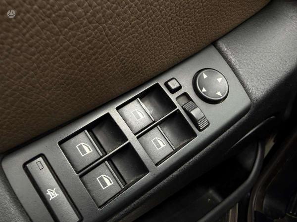 Черный БМВ Х5 2006 в Каунас, объемом двигателя 3.00 л и пробегом 375 тыс. км за 5500 €, фото 7 на AUTOMOTO.COM.LV