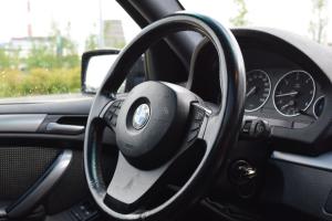 Black BMW X5 2006 in Vilnius, with an engine capacity of 3.00 L and mileage of 312 thousand km for 5650 €, photo 13 on AUTOMOTO.COM.LV