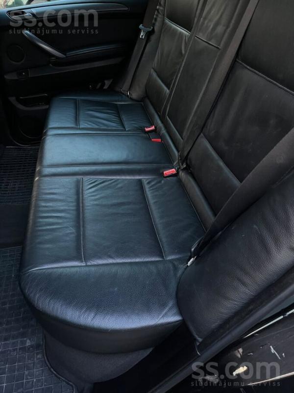 Black BMW X5 2006 in Rezekne, with an engine capacity of 3.00 L and mileage of 289 thousand km for 6555 €, photo 6 on AUTOMOTO.COM.LV