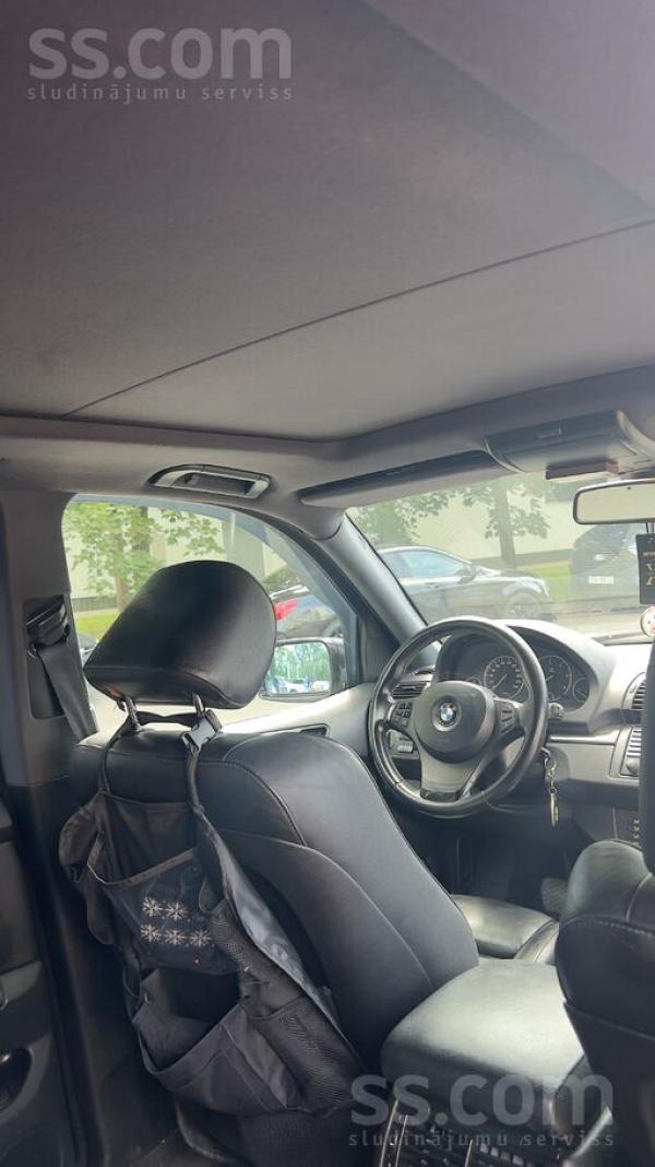 Black BMW X5 2006 in Riga, with an engine capacity of 3.00 L and mileage of 342 thousand km for 5900 €, photo 7 on AUTOMOTO.COM.LV