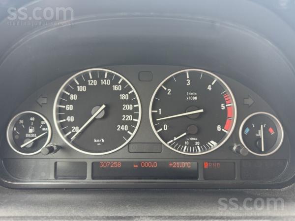 Black BMW X5 2006 in Riga, with an engine capacity of 3.00 L and mileage of 308 thousand km for 7950 €, photo 6 on AUTOMOTO.COM.LV