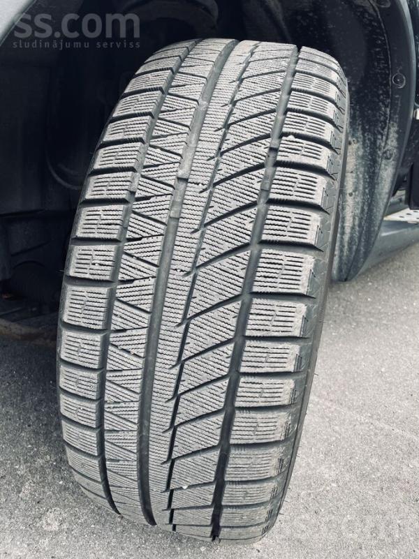 Black BMW X5 2006 in Riga, with an engine capacity of 3.00 L and mileage of 413 thousand km for 3500 €, photo 10 on AUTOMOTO.COM.LV