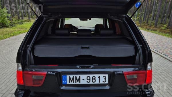 Black BMW X5 2006 in Riga, with an engine capacity of 3.00 L and mileage of 418 thousand km for 4300 €, photo 8 on AUTOMOTO.COM.LV