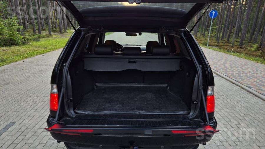Black BMW X5 2006 in Riga, with an engine capacity of 3.00 L and mileage of 418 thousand km for 4300 €, photo 9 on AUTOMOTO.COM.LV