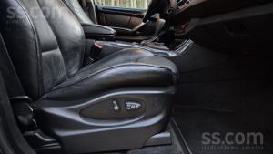Black BMW X5 2006 in Riga, with an engine capacity of 3.00 L and mileage of 418 thousand km for 4300 €, photo 16 on AUTOMOTO.COM.LV