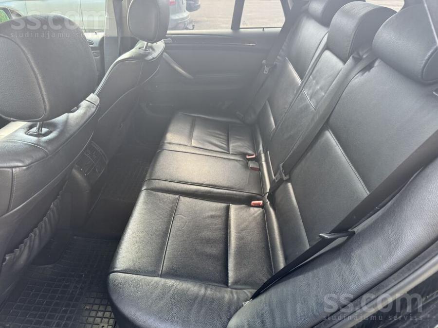 Melns BMW X5 2006 Daugavpils, ar dzinēja tilpumu 3.00 L un nobraukumu 337 tūkst. km par 4600 €, foto 9 vietnē AUTOMOTO.COM.LV