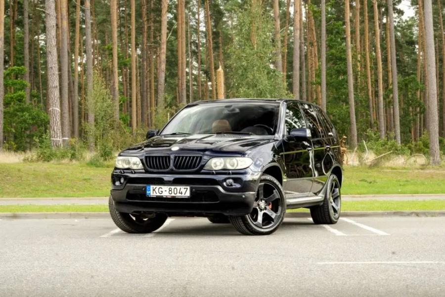 Black BMW X5 2006 in Riga, with an engine capacity of 3.00 L and mileage of 293 thousand km for 3990 €, photo 1 on AUTOMOTO.COM.LV