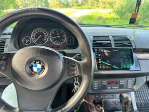 Black BMW X5 2006 in Riga, with an engine capacity of 3.00 L and mileage of 316 thousand km for 6499 €, photo 5 on AUTOMOTO.COM.LV