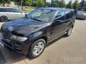 Black BMW X5 2006 in Riga, with an engine capacity of 3.00 L and mileage of 374 thousand km for 3500 €, photo 4 on AUTOMOTO.COM.LV