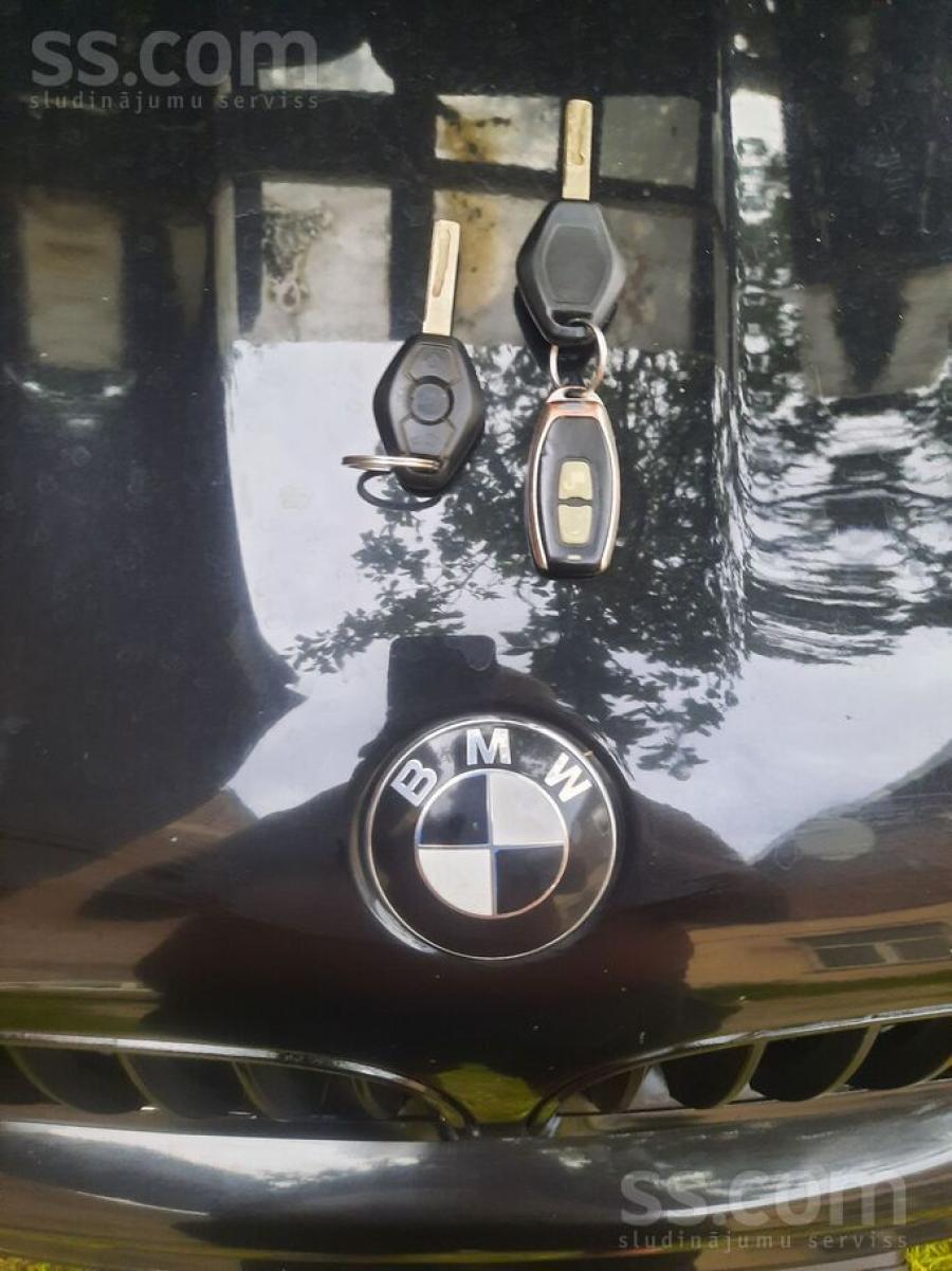 Black BMW X5 2006 in Riga, with an engine capacity of 3.00 L and mileage of 374 thousand km for 3500 €, photo 7 on AUTOMOTO.COM.LV