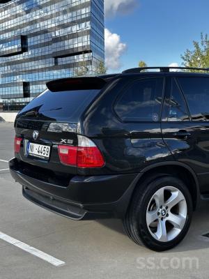 Black BMW X5 2006 in Riga, with an engine capacity of 3.00 L and mileage of 341 thousand km for 5500 €, photo 7 on AUTOMOTO.COM.LV