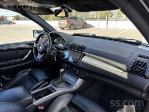 Black BMW X5 2006 in Riga, with an engine capacity of 3.00 L and mileage of 341 thousand km for 5500 €, photo 11 on AUTOMOTO.COM.LV
